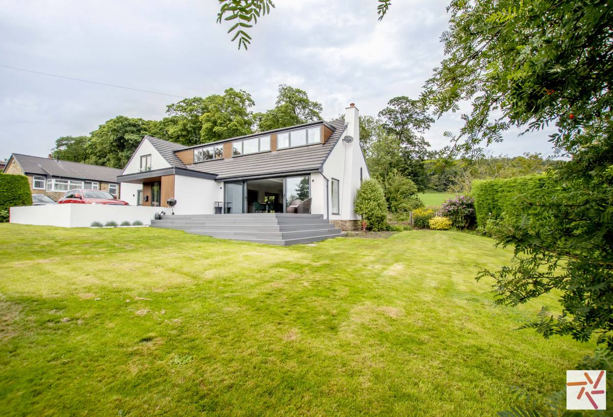 Contemporary location house in west yorkshire with large open plan ...